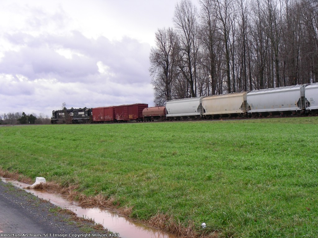 NS 7078 with a typical load toward Asheboro